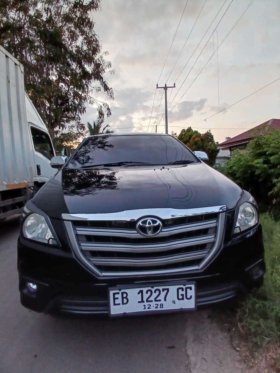 Toyota Innova Grand - Kawan Flores Tour And Travel